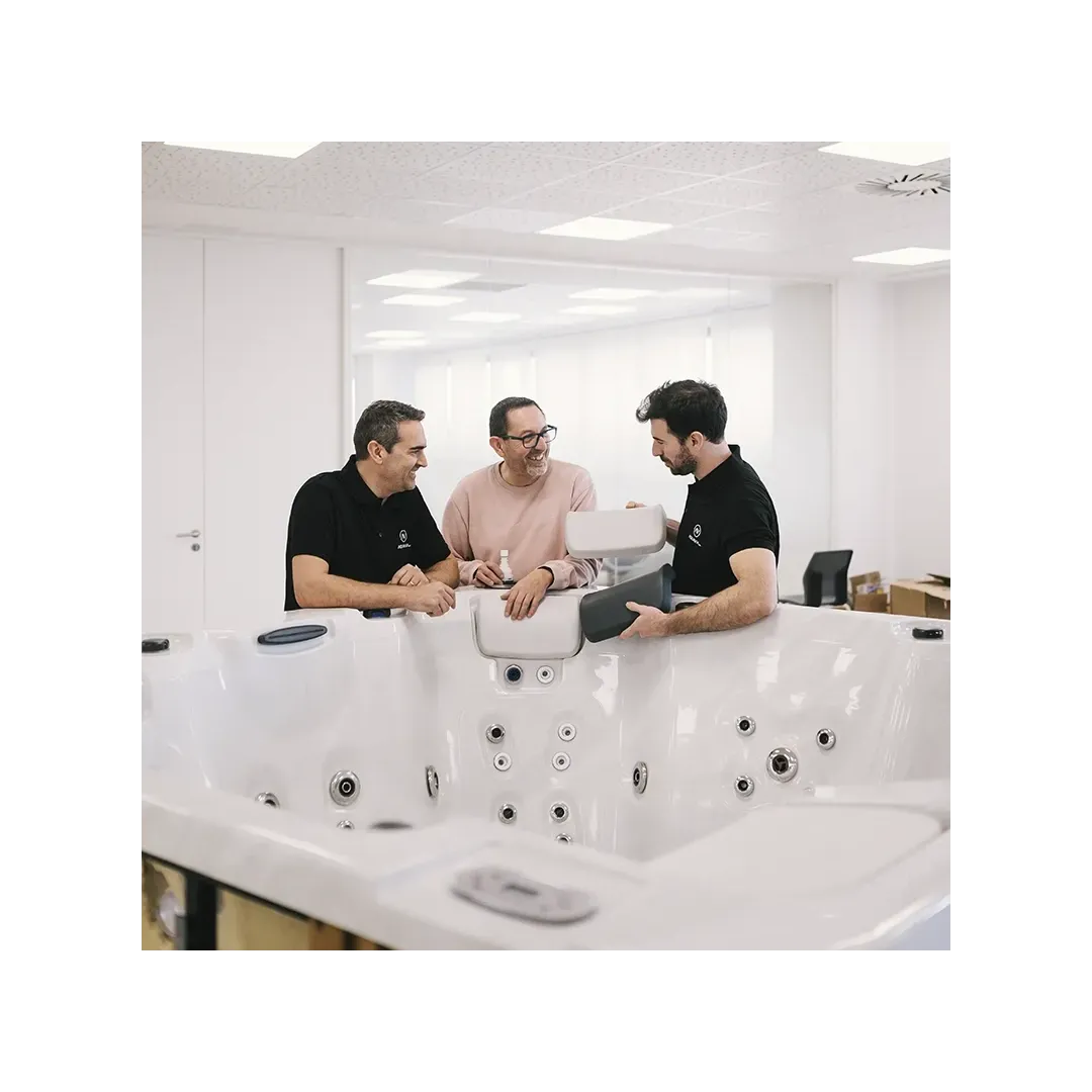 4 person hot tub | Family and Comfortable | Aquavia Spa