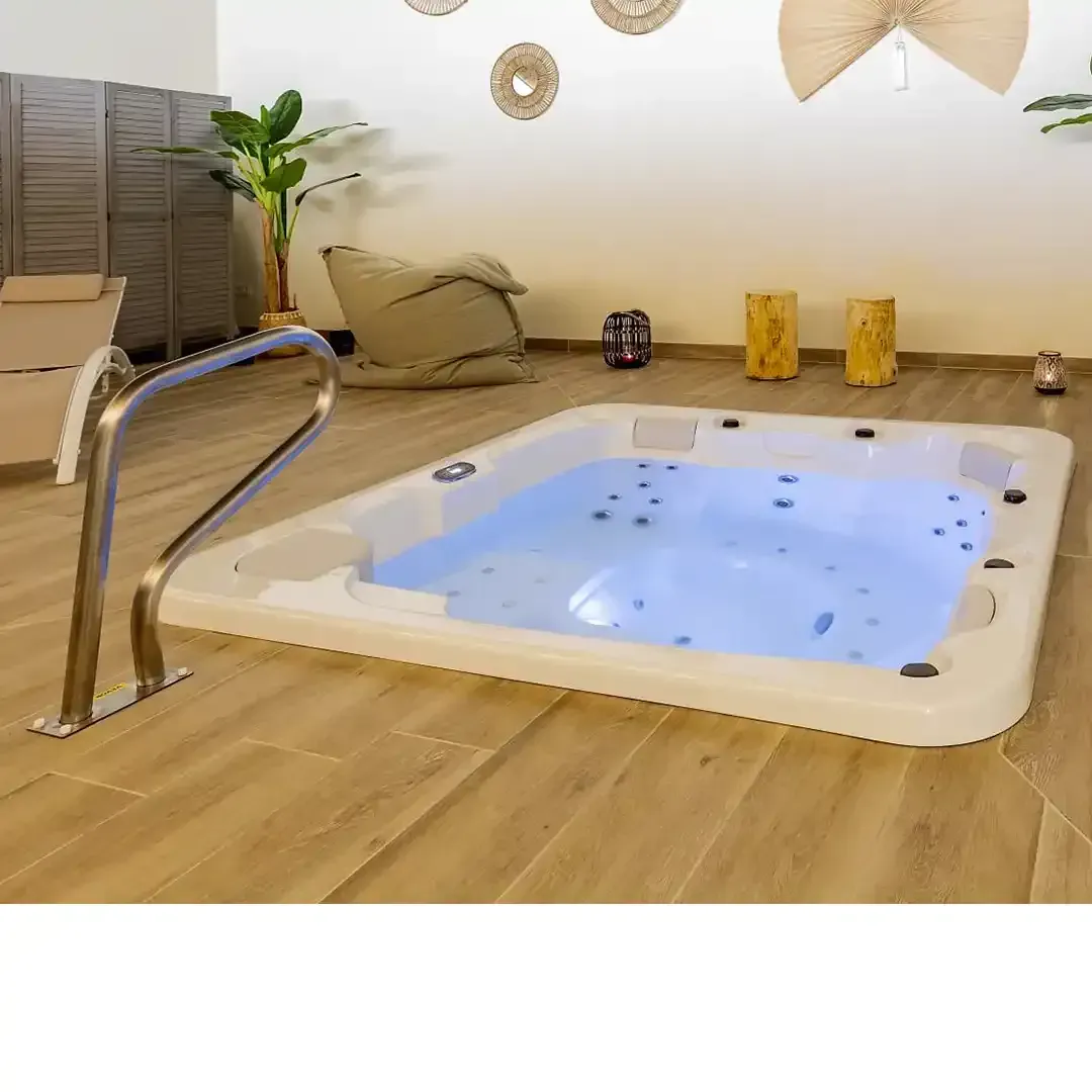 Round 2 built-in spa, jacuzzi for 5 people - Aquavia Spa